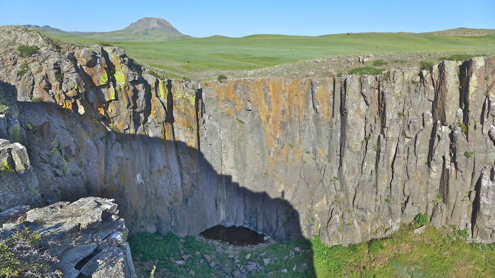 One Kill Site, Four Buttes, and a Big Grouchy Bear – Big Sky Walker